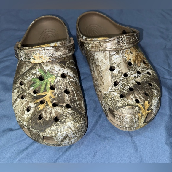 CROCS | Shoes | Crocs Mens Classic Realtree Clog Camo Shoes Size 1 ...
